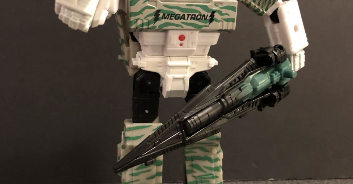 Let's Take a Look at the Transformers War For Cybertron G2 Combat Megatron