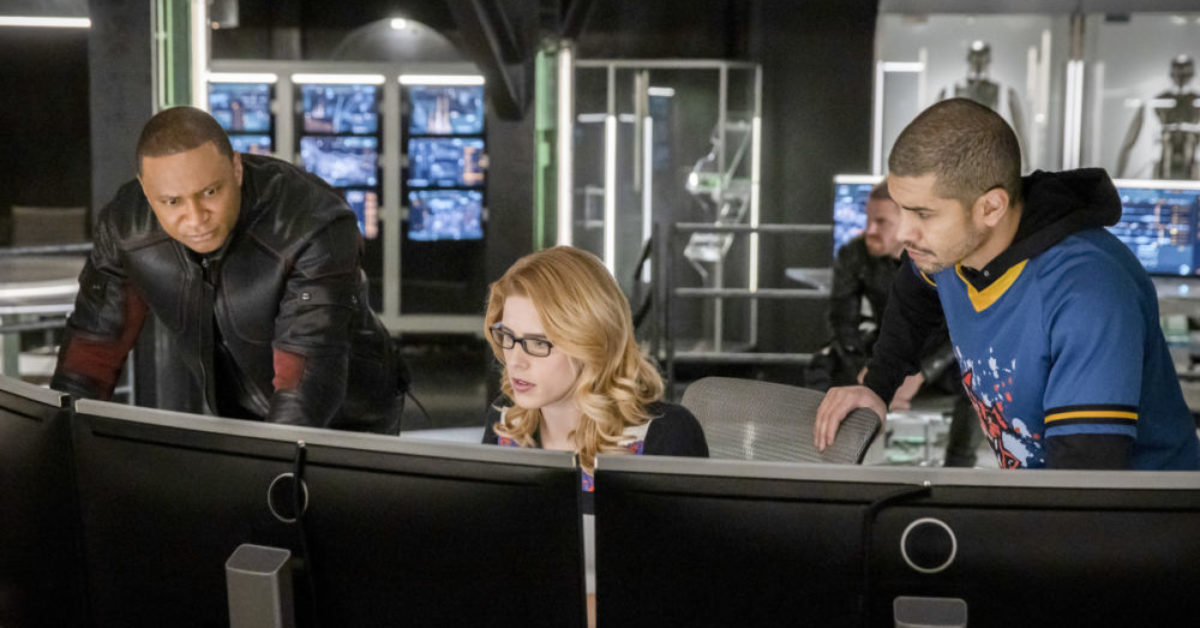 'Arrow': Emily Bett Rickards, Rick Gonzalez Post Emotional Set Video