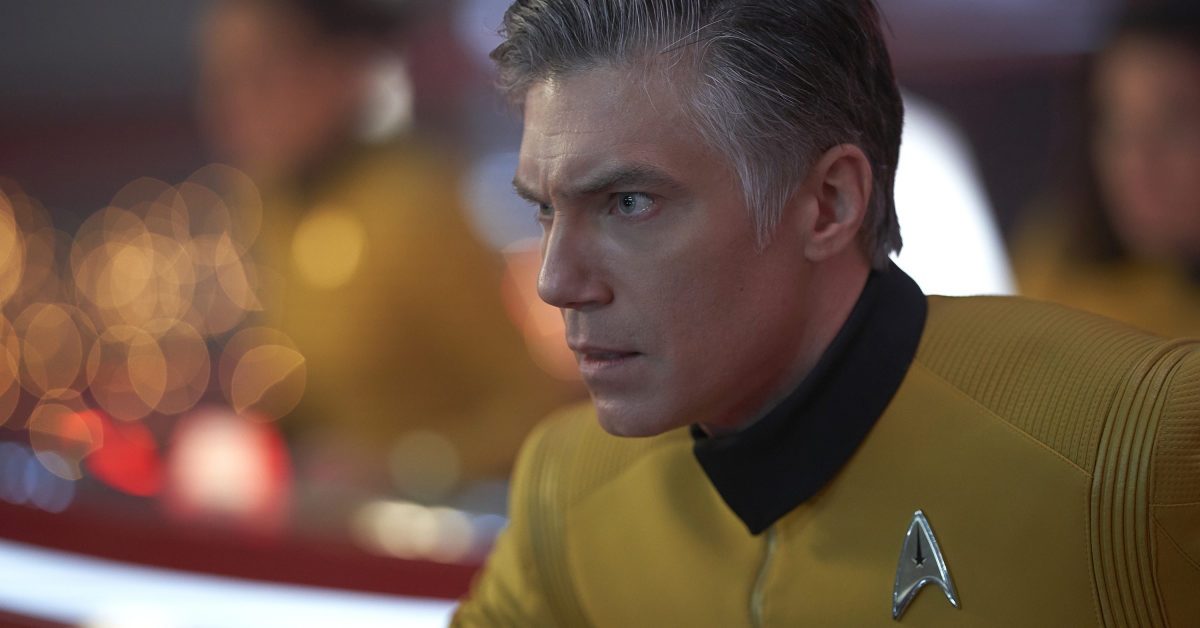 Star Trek: Strange New Worlds - Anson Mount Talks Pike, Batman & More