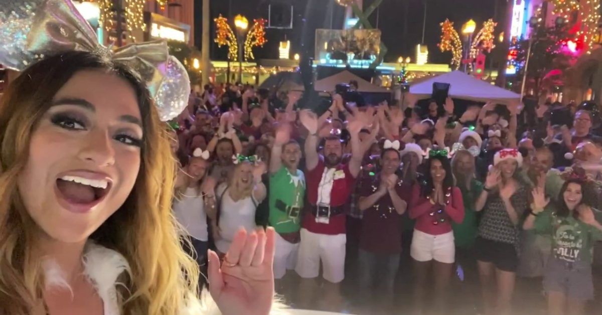 Disney Park Christmas Parade: Enjoy the Splendor on ABC! [PREVIEW]