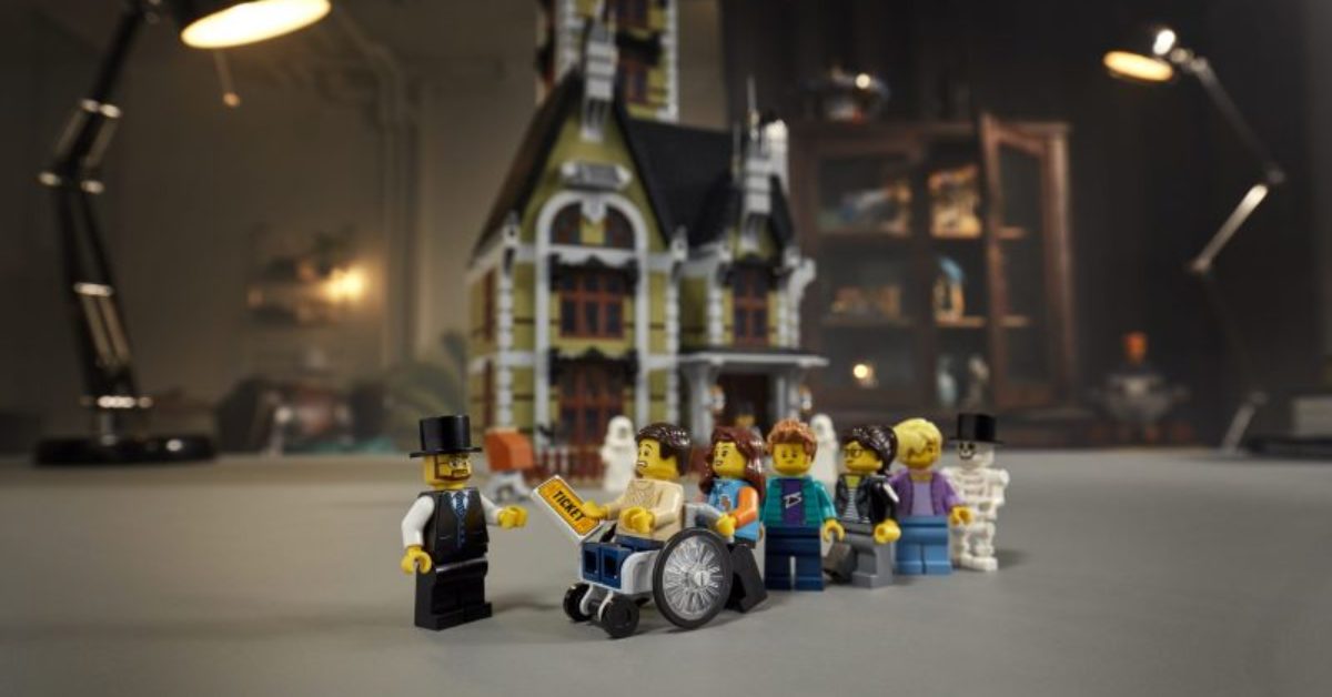 LEGO is Ready to Scare Your Collection With New Haunted House Set
