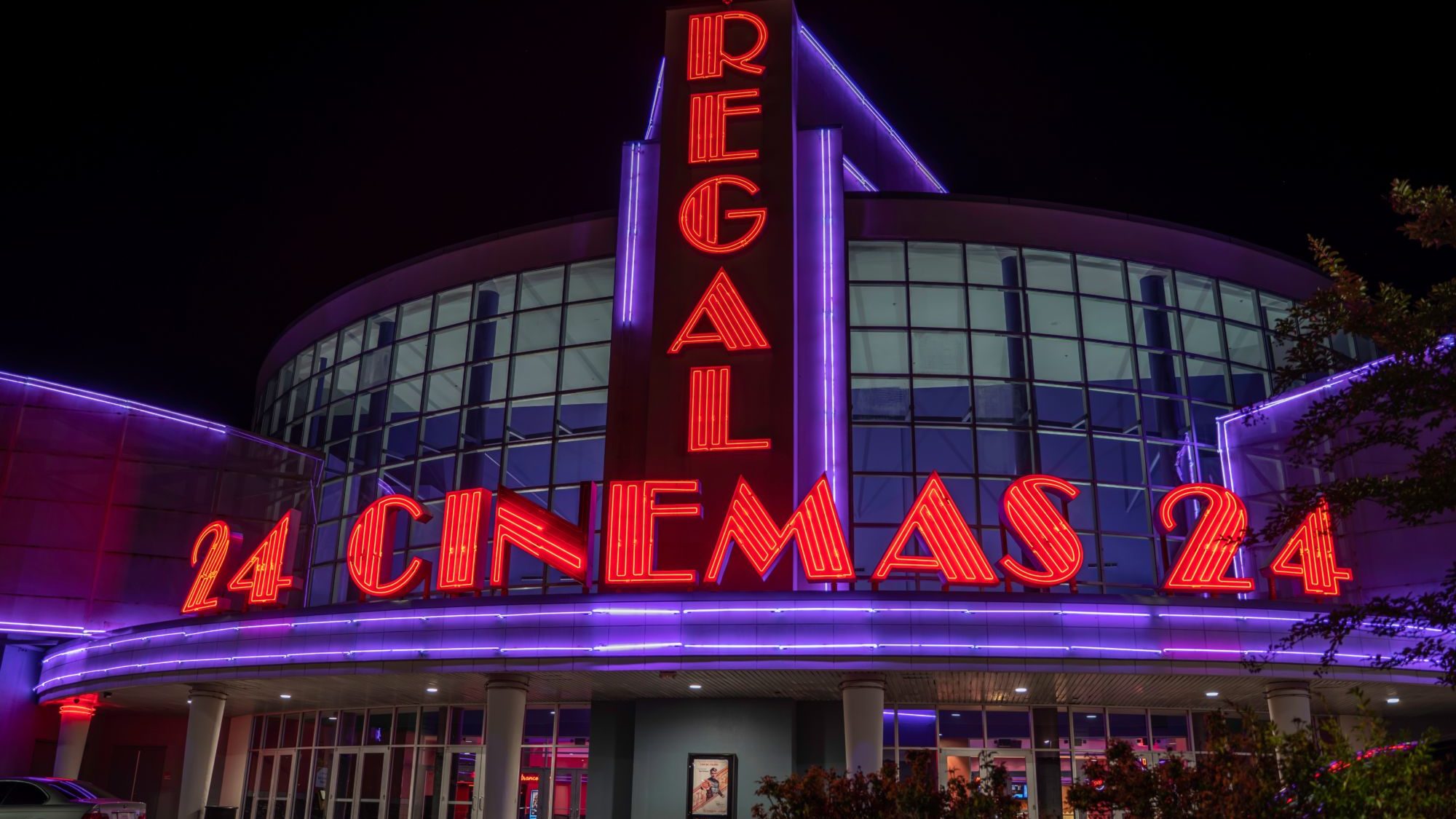 Now Regal Cinemas Will Require Masks. Your Move, Cinemark