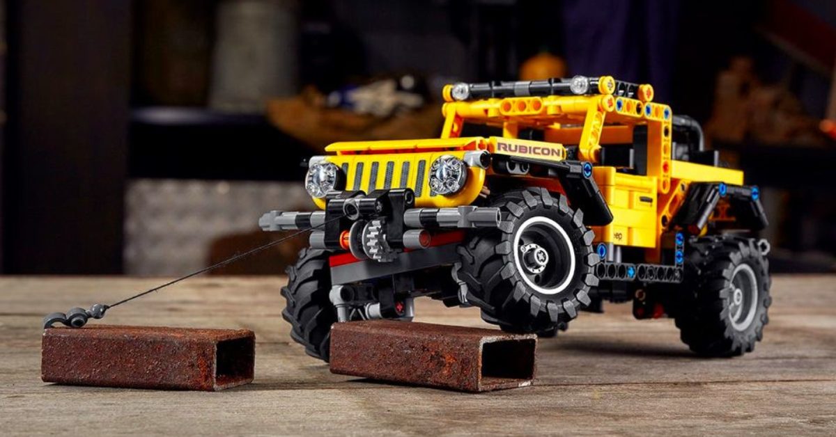 LEGO Unveils New LEGO Technic 4x4 Jeep Wrangler Set
