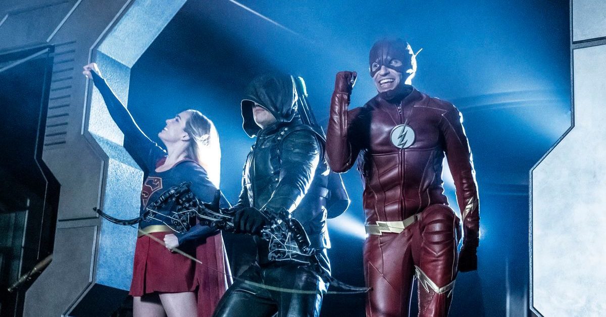 Legends of Tomorrow: Caity Lotz Honors Arrowverse Trinity in S07 Post
