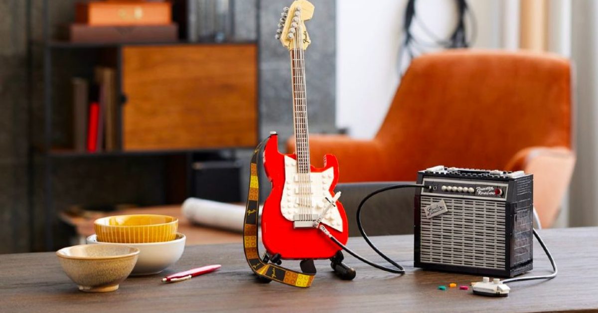 LEGO Reveals Ideas 1970 Fender Stratocaster Mini-Replica Set