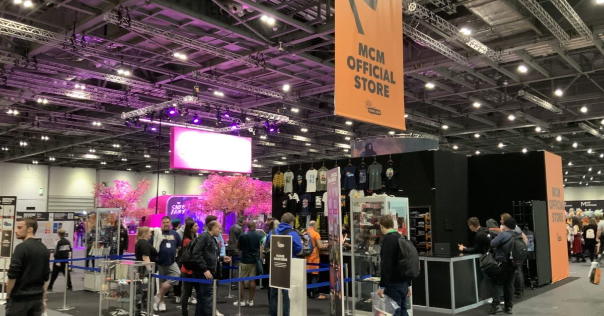 From One Side Of MCM London Comic Con To The Other (2021) Video
