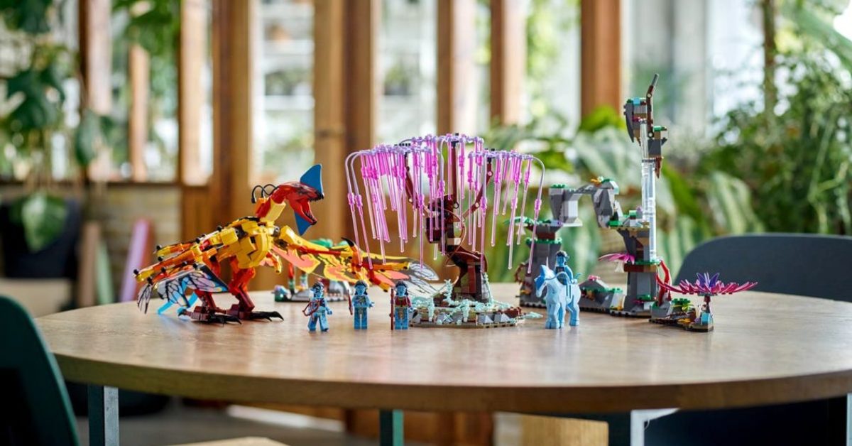 Jame’s Camerons Avatar Comes to LEGO with the Tree of Souls Set