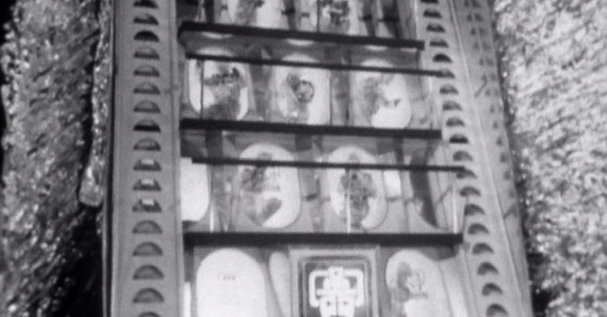 Doctor Who: The Tomb of the Cybermen Is A Cheesy, Problematic Classic