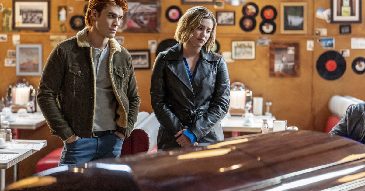 Riverdale: Roberto Aguirre-Sacasa Confirms Final Season Filming Start