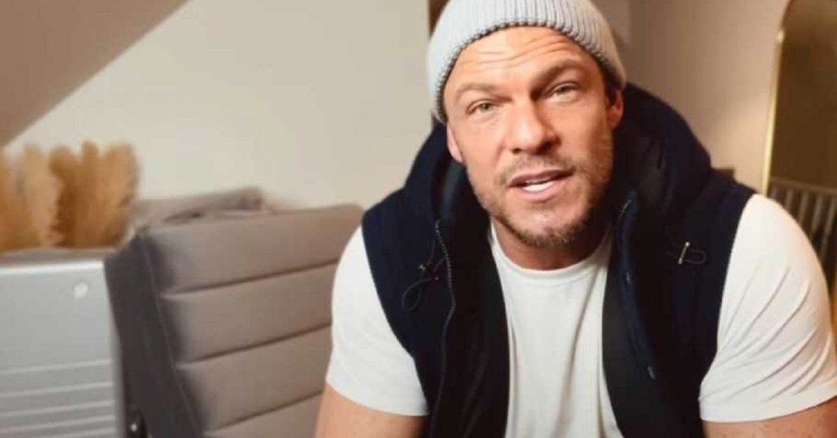 Reacher Star Alan Ritchson on Handling Script Memorization (Video)