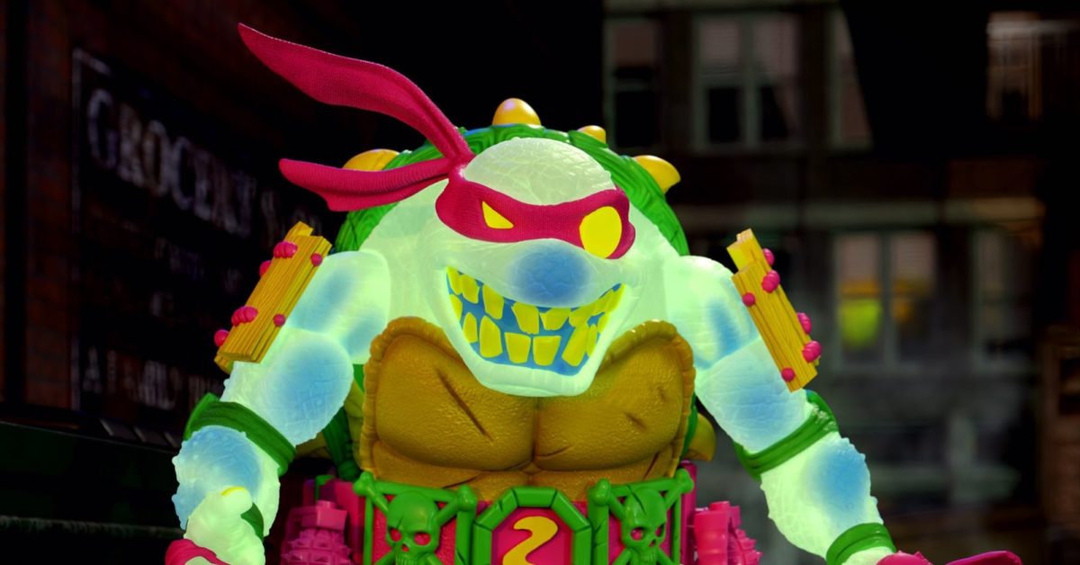 Exclusive TMNT Glow in the Dark Slash Figure Revealed by Super7