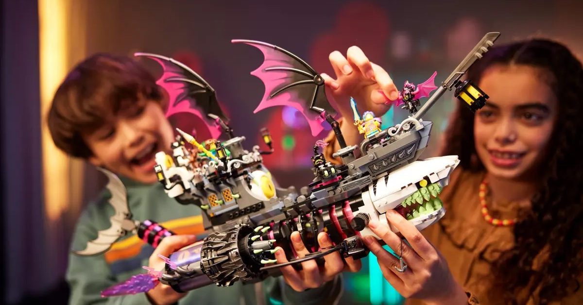 Nightmares Awaken with LEGO DREAMZzz Nightmare Shark Ship