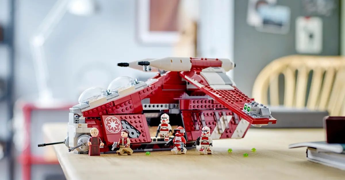 New Star Wars Coruscant Guard Gunship Makes A Landing At LEGO
