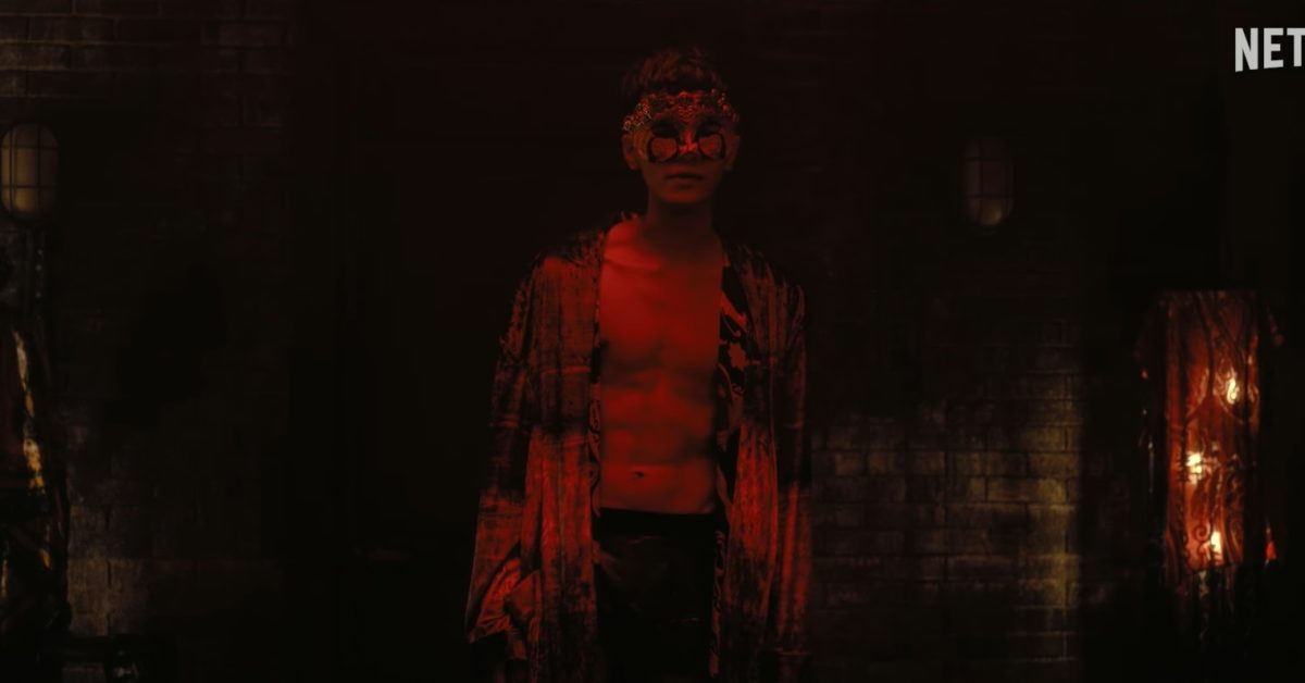 The Fall of the House of Usher Preview: Perry's Mysterious "Guest"