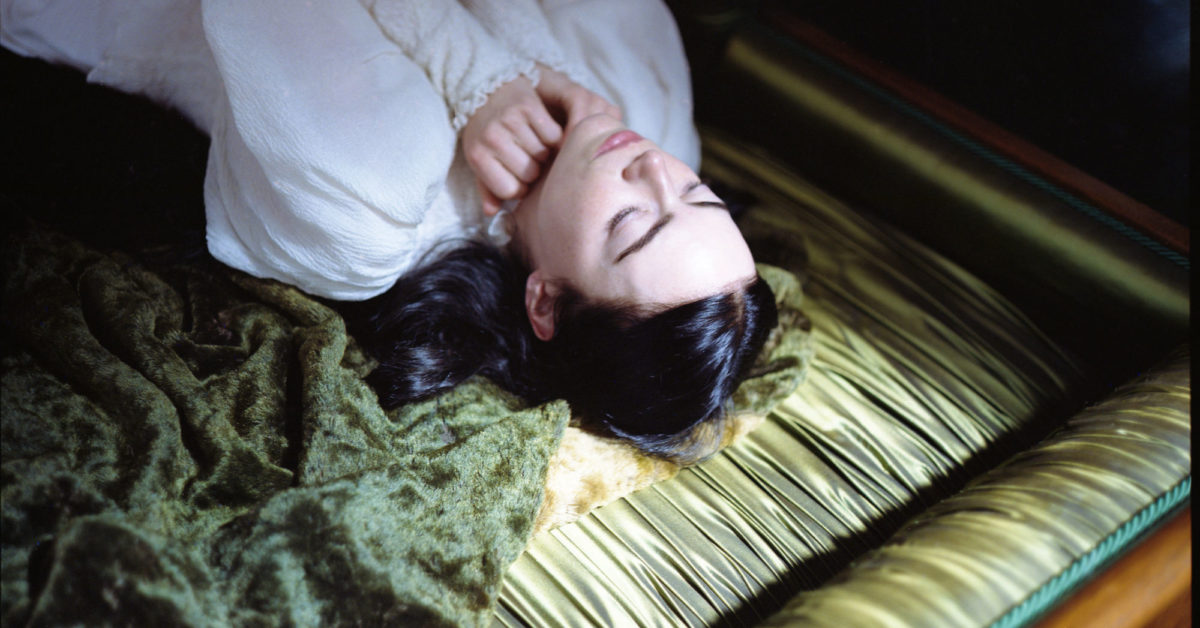 Poor Things: New Trailer Teases Exploring The Human Experience