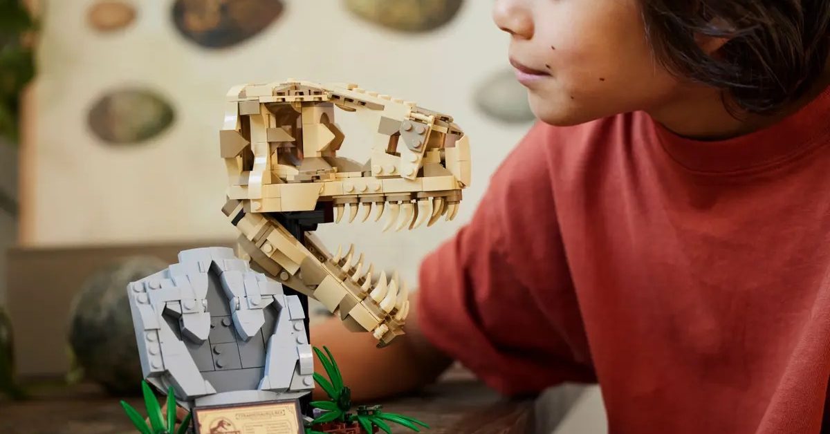 LEGO Goes Prehistoric with New Jurassic World T-Rex Skull Set