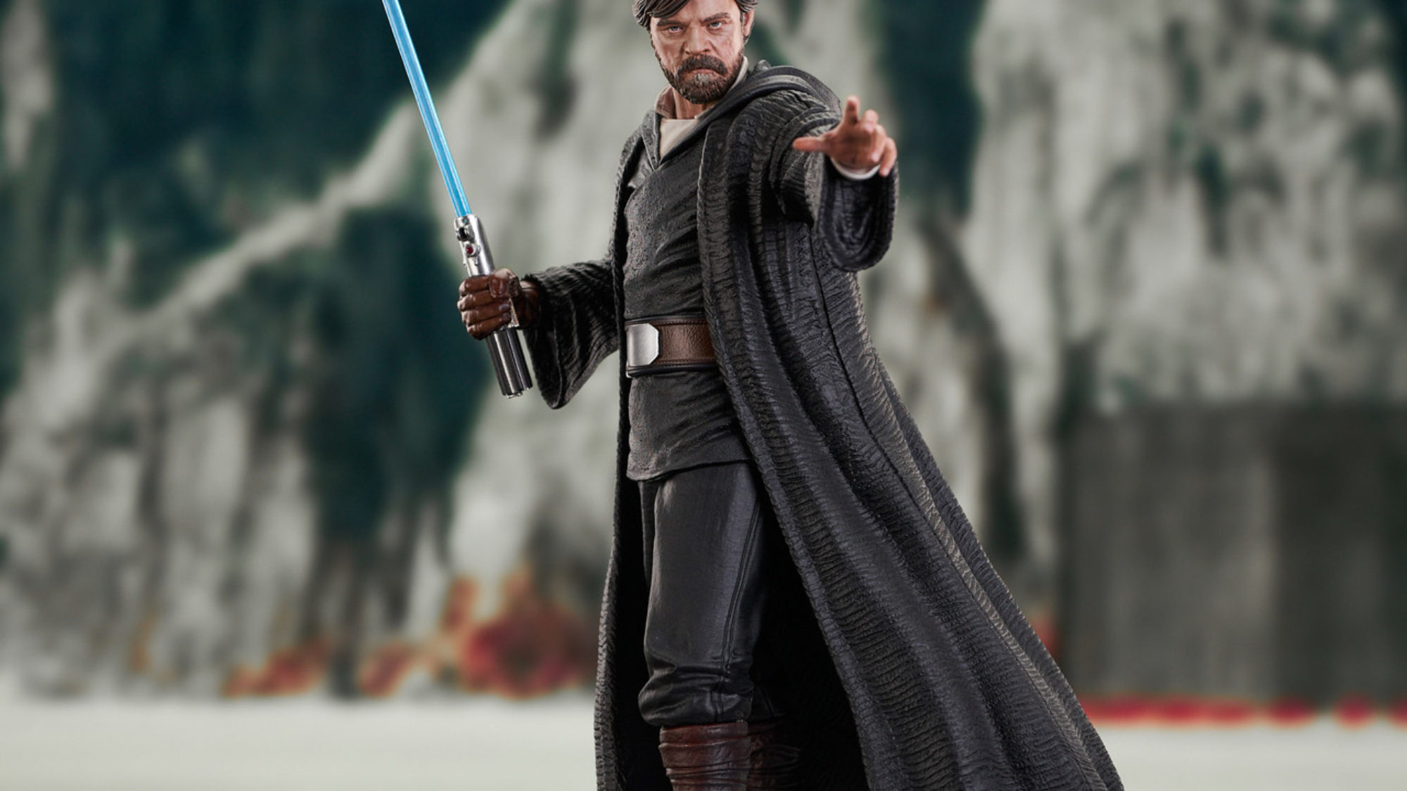 Return to Crait for Gentle Giant’s New Star Wars: The Last Jedi Statue