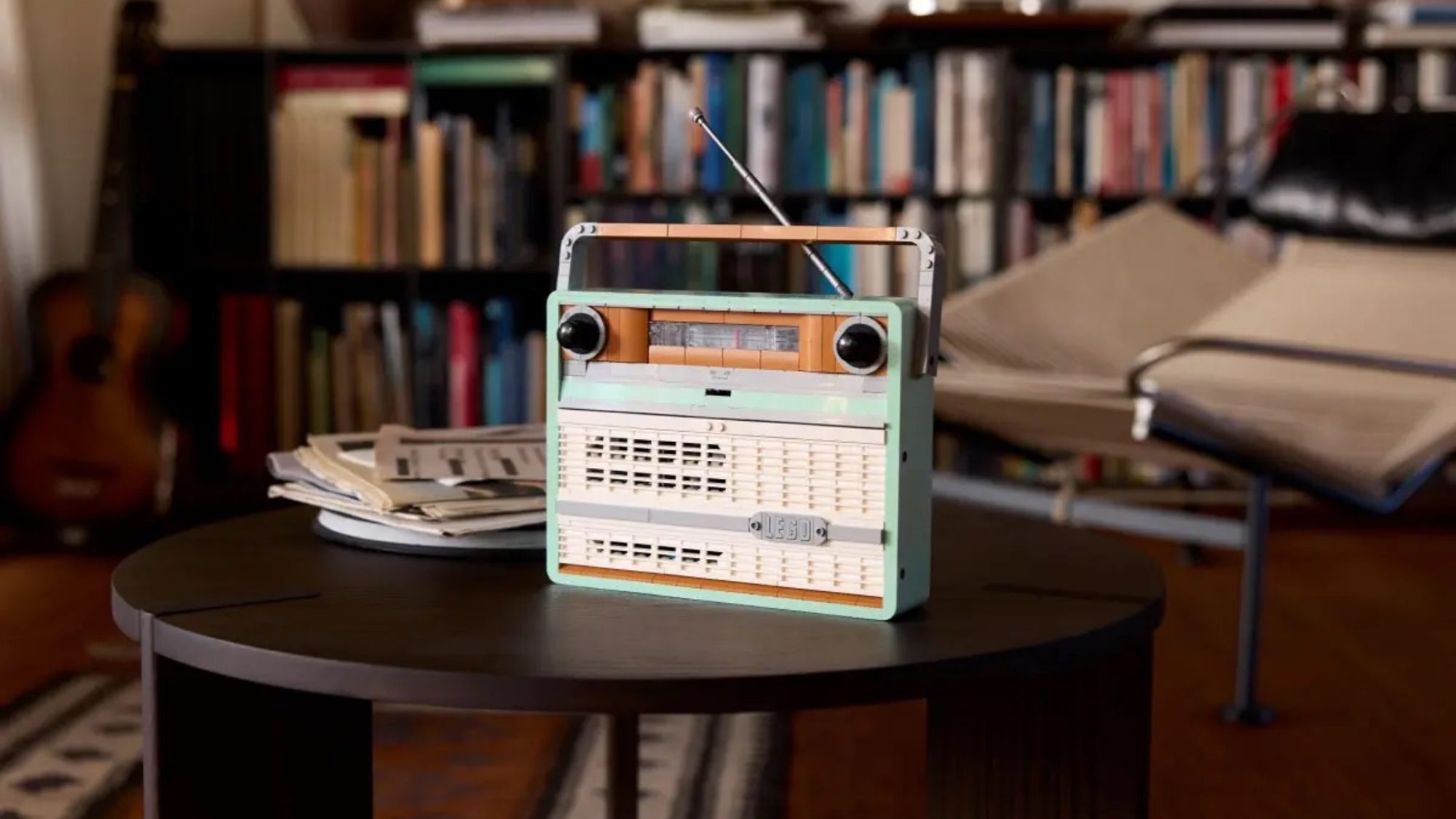 Turn Up Some Tunes this Summer with the LEGO Icons Retro Radio Set