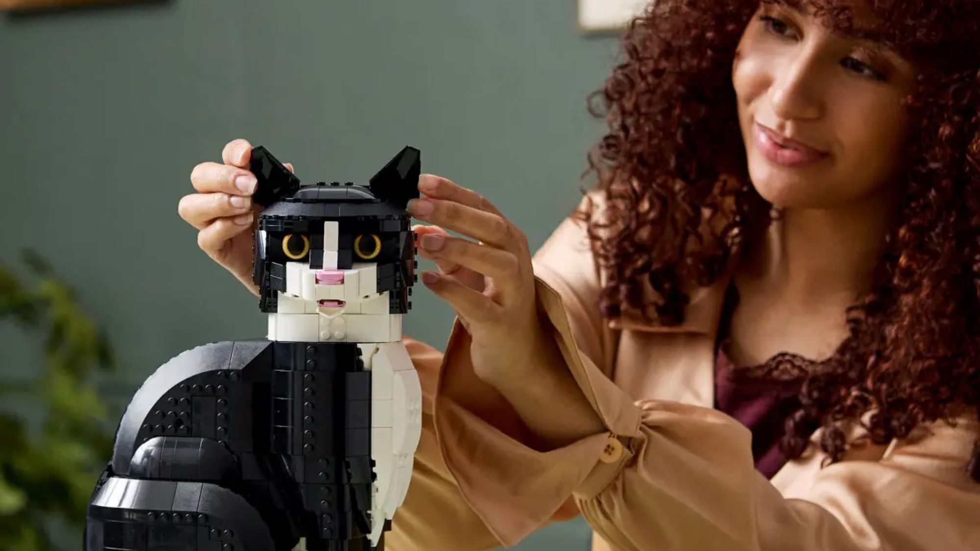 Build Yourself a New Pet as LEGO Ideas Debuts A New Tuxedo Cat Set
