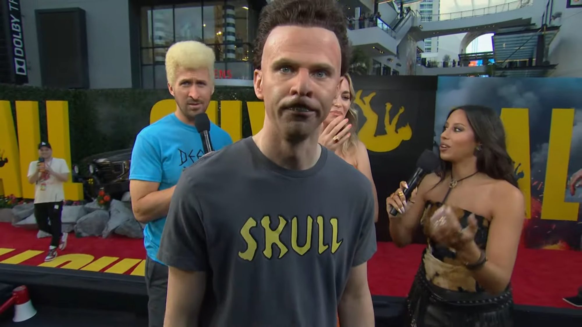 SNL: Gosling, Day's Beavis and Butt-Head Red Carpet Interview (VIDEO)