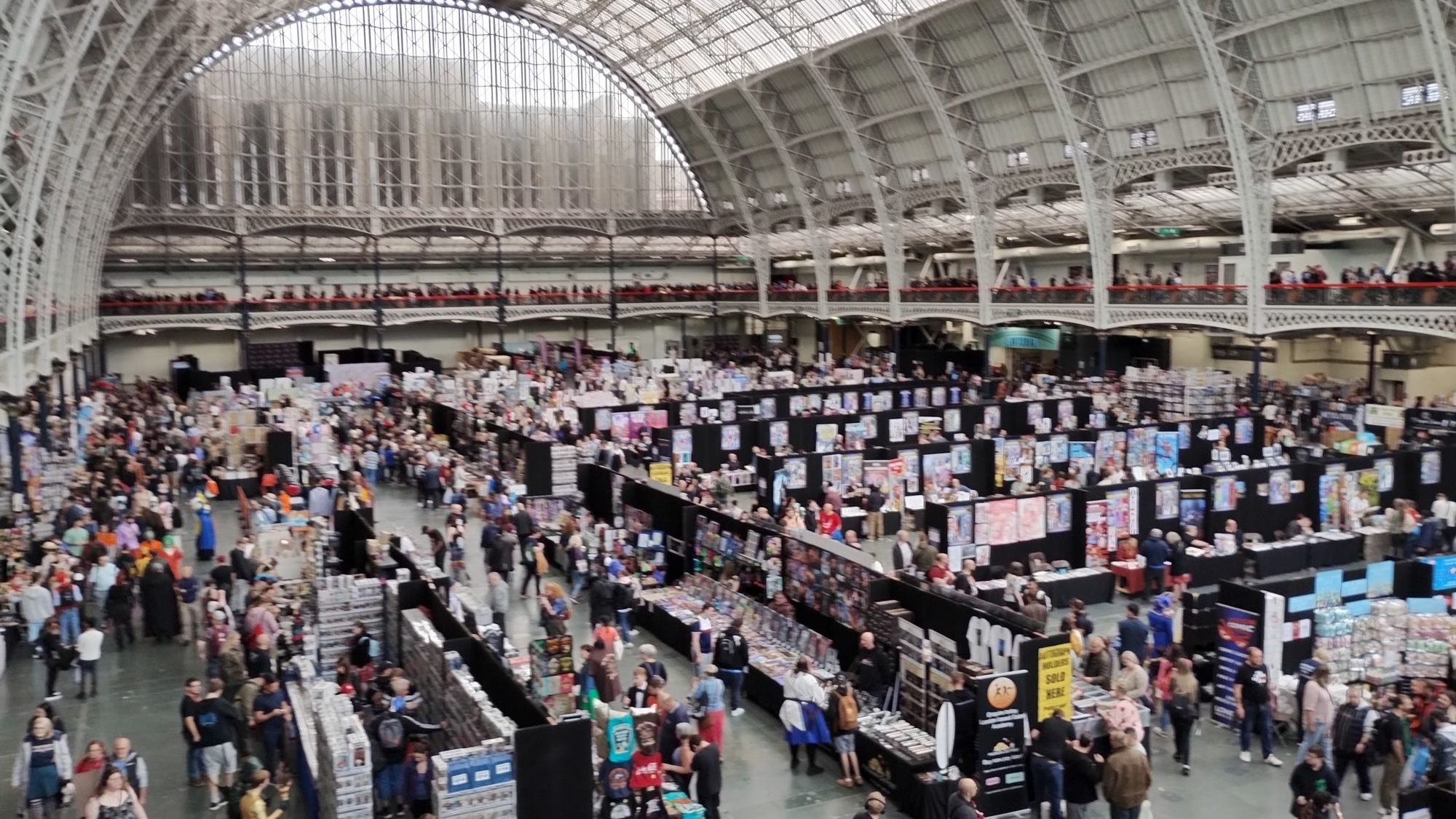 From One Side Of London Film And Comic Con 2024 To The Other (Video)