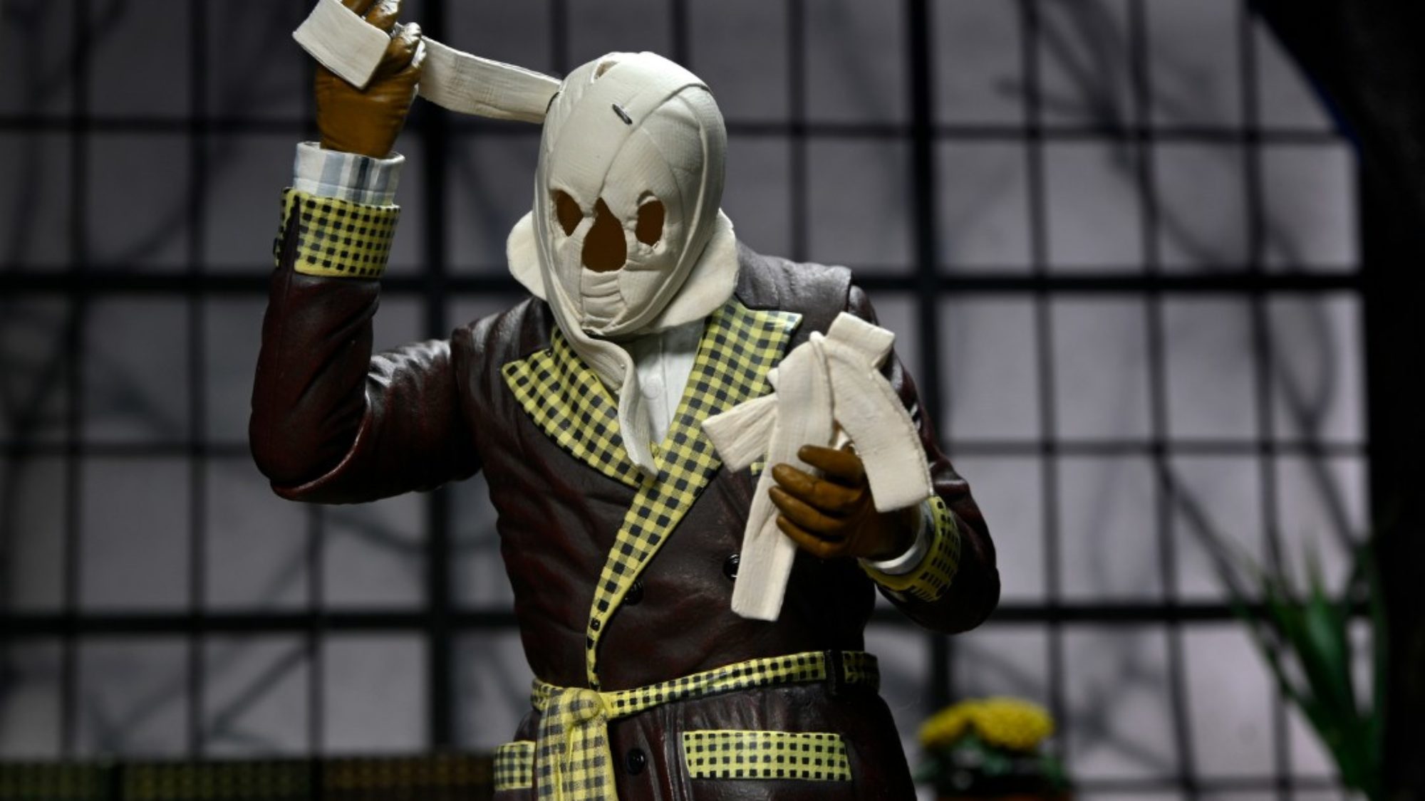 New Invisible Man Arrives from NECA with Kemp House Appearance