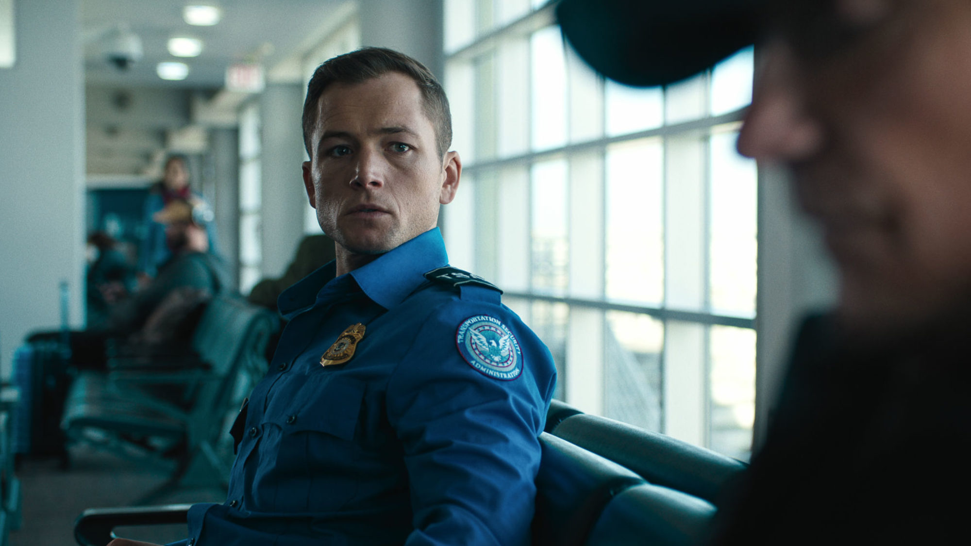 Carry-On: Trailer, Poster, And 2 Images For Netflix's Holiday Thriller