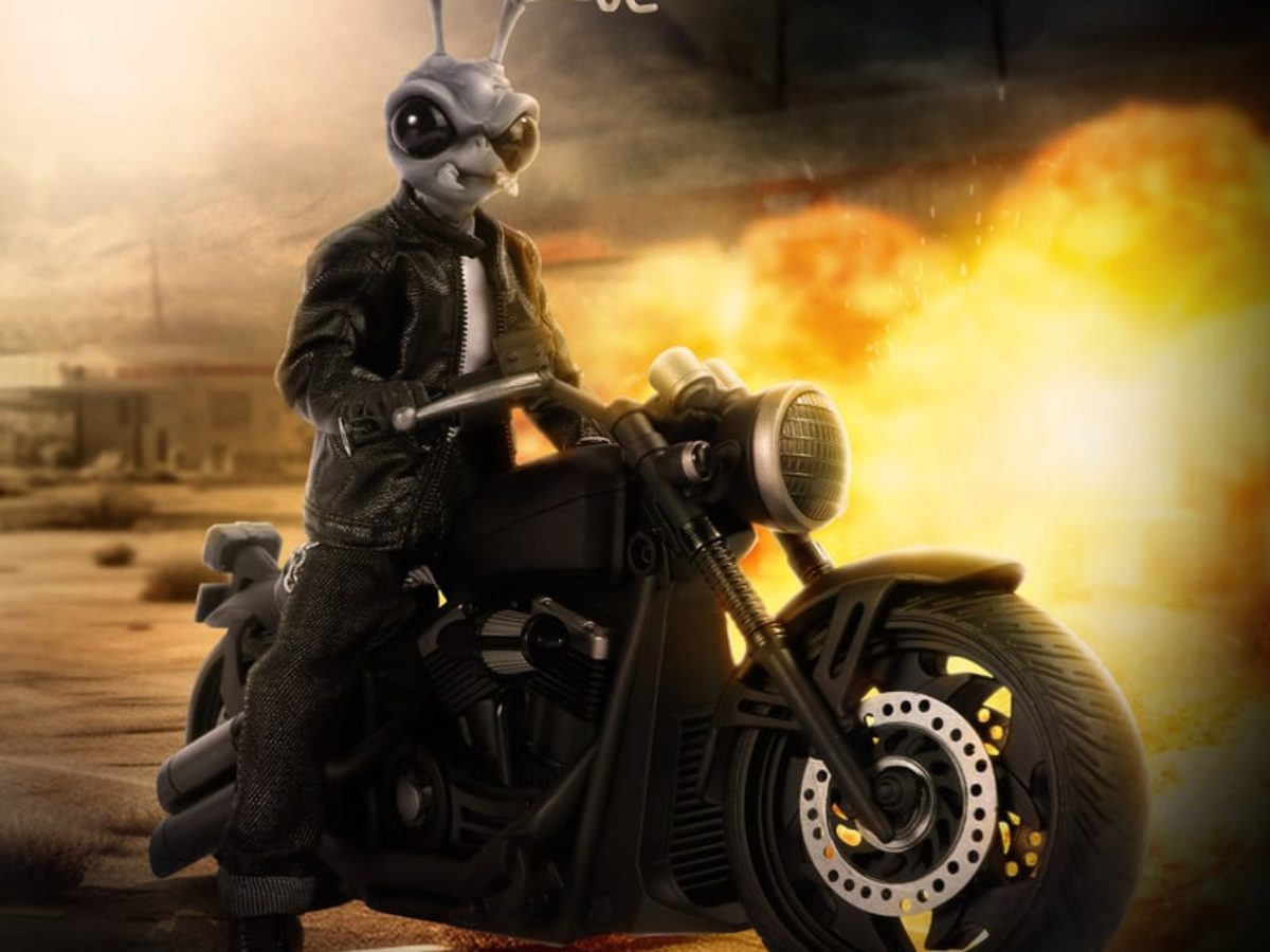 Mezco Toyz Unveils New Toy Fair 2025 Exclusive One:12 Biker Mezco Toyz Unveils New Toy Fair 2025 Exclusive One:12 Biker