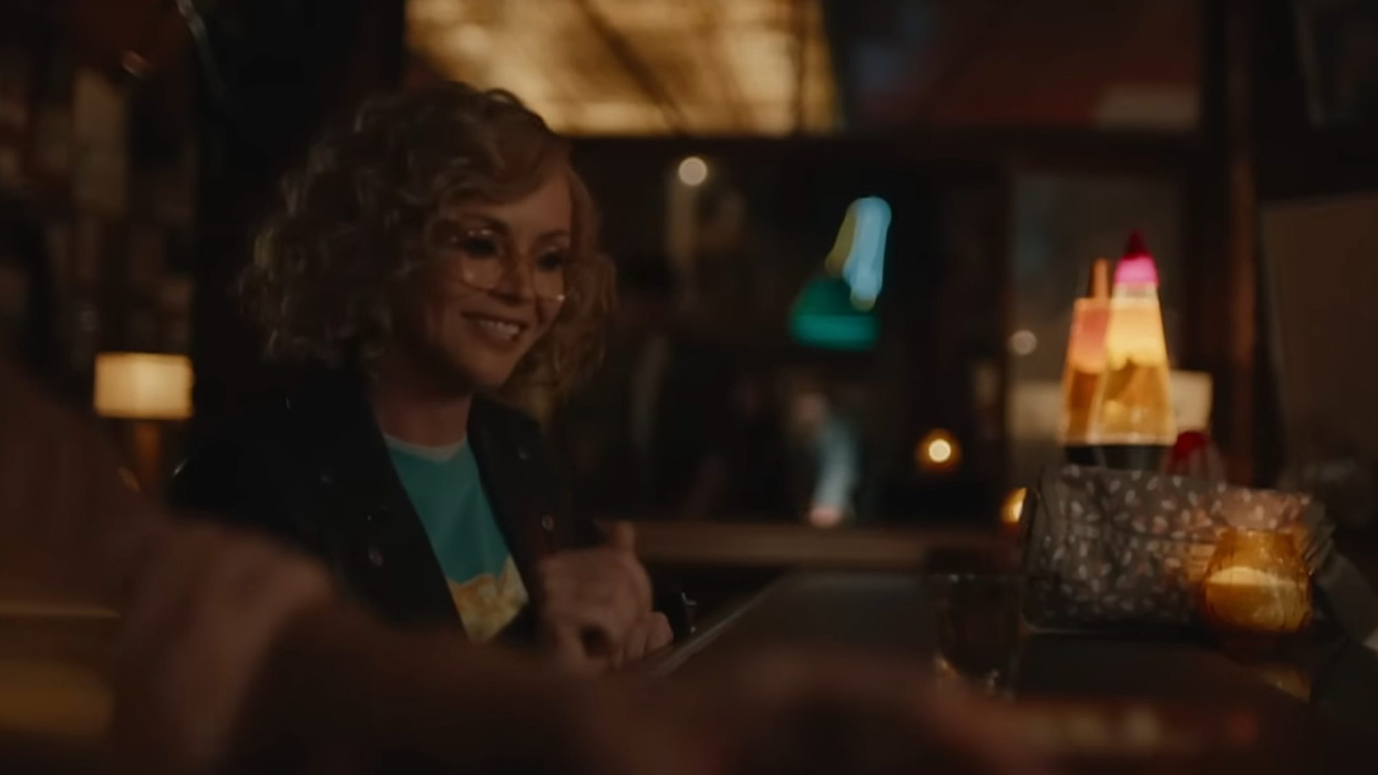 Yellowjackets S03 Clip: Misty & Whiskey Don't Mix; Ricci on Season 3