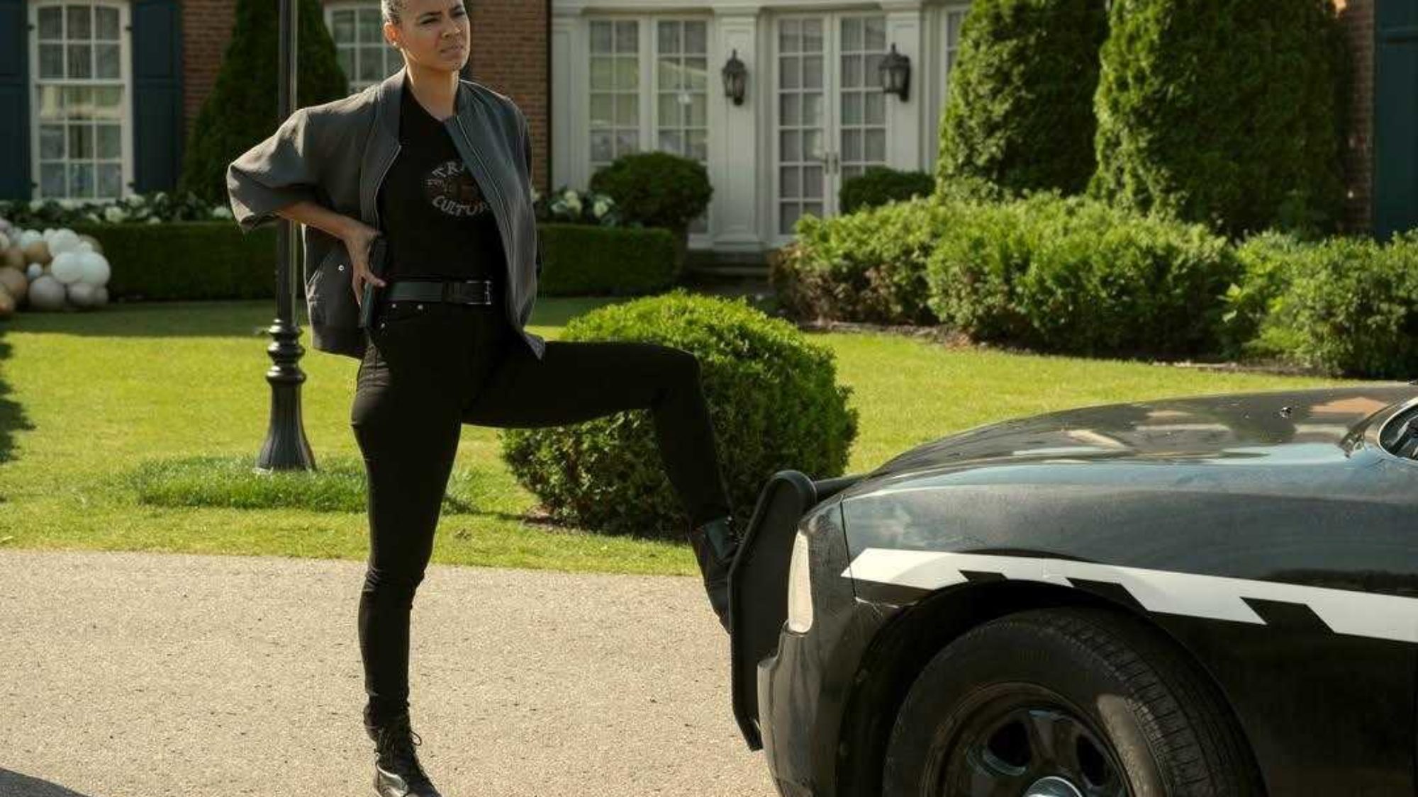 Neagley Star Maria Sten Checks In From "Reacher" Spinoff Series Set