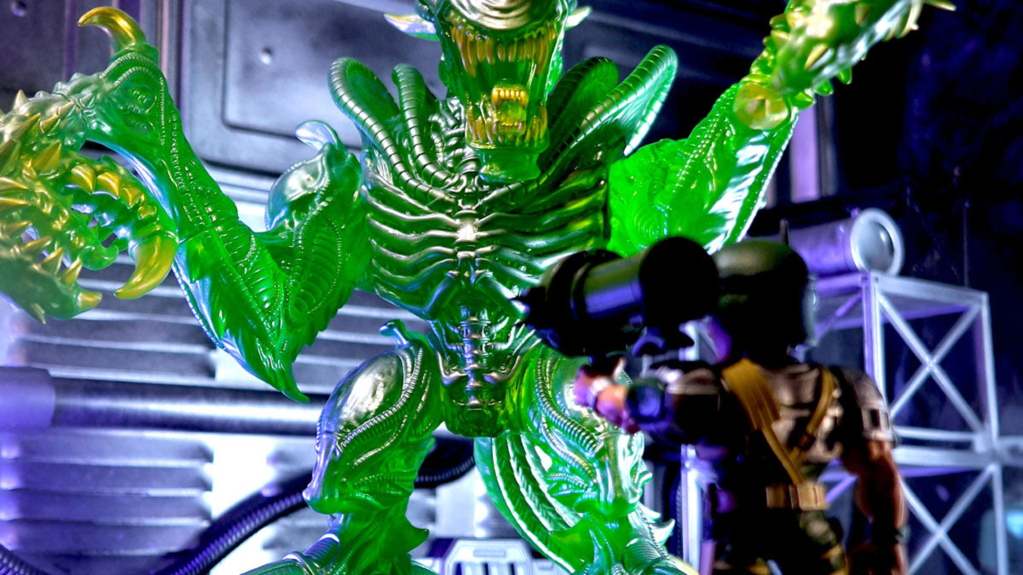 Mondo Reveals New Aliens Soft Vinyl Set Featuring the Mantis Alien