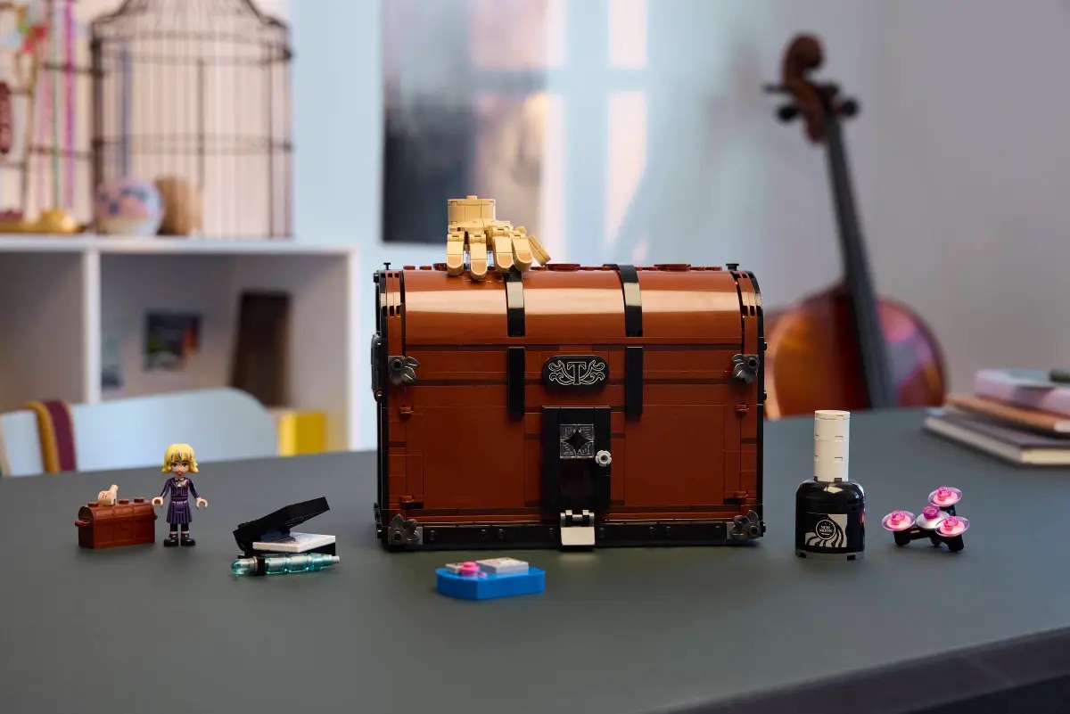 LEGO Attends Nevermore with New Wednesday Set: Thing's Apartment