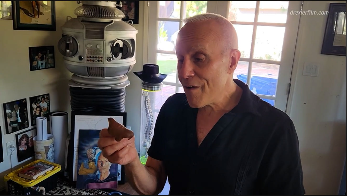 Star Trek Designer Talks SNW, VFX Evolution, AI, Favorite Eps & More