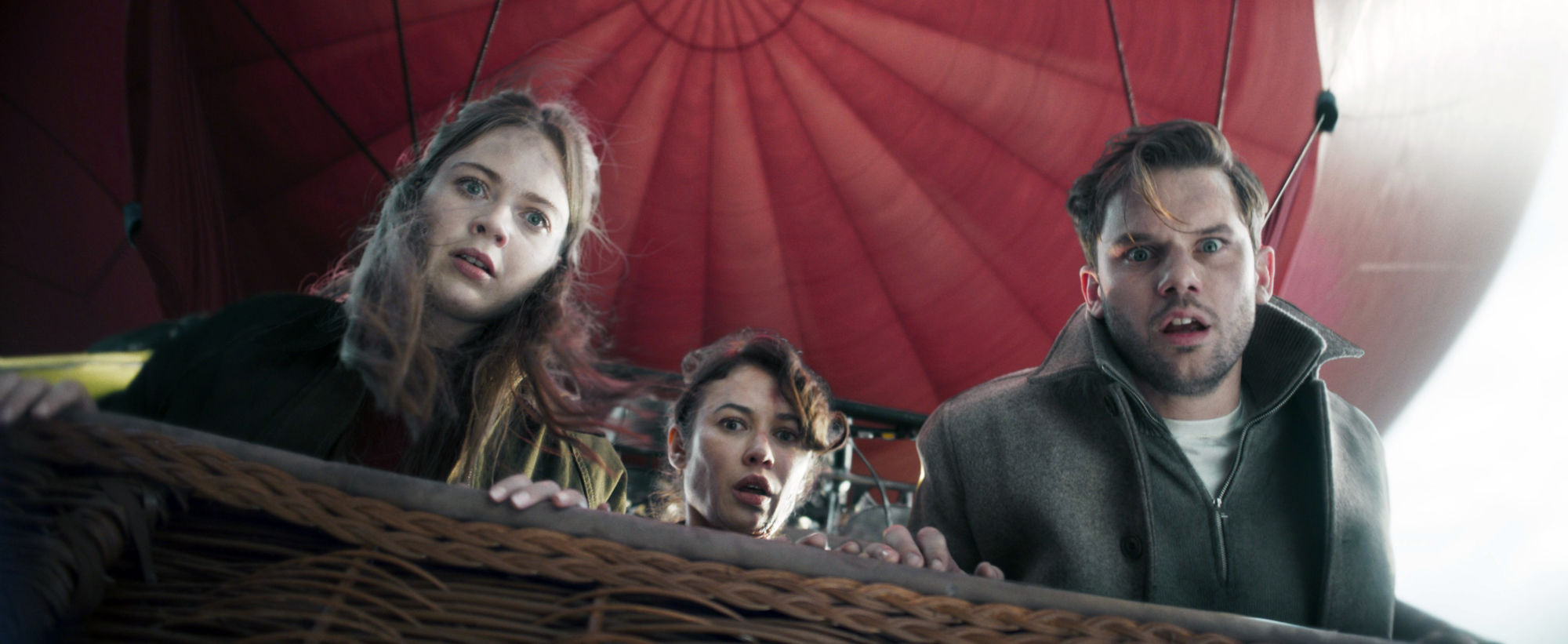 Turbulence Stars Hilmar & Irvine on Co-Stars, Battling Elements & More